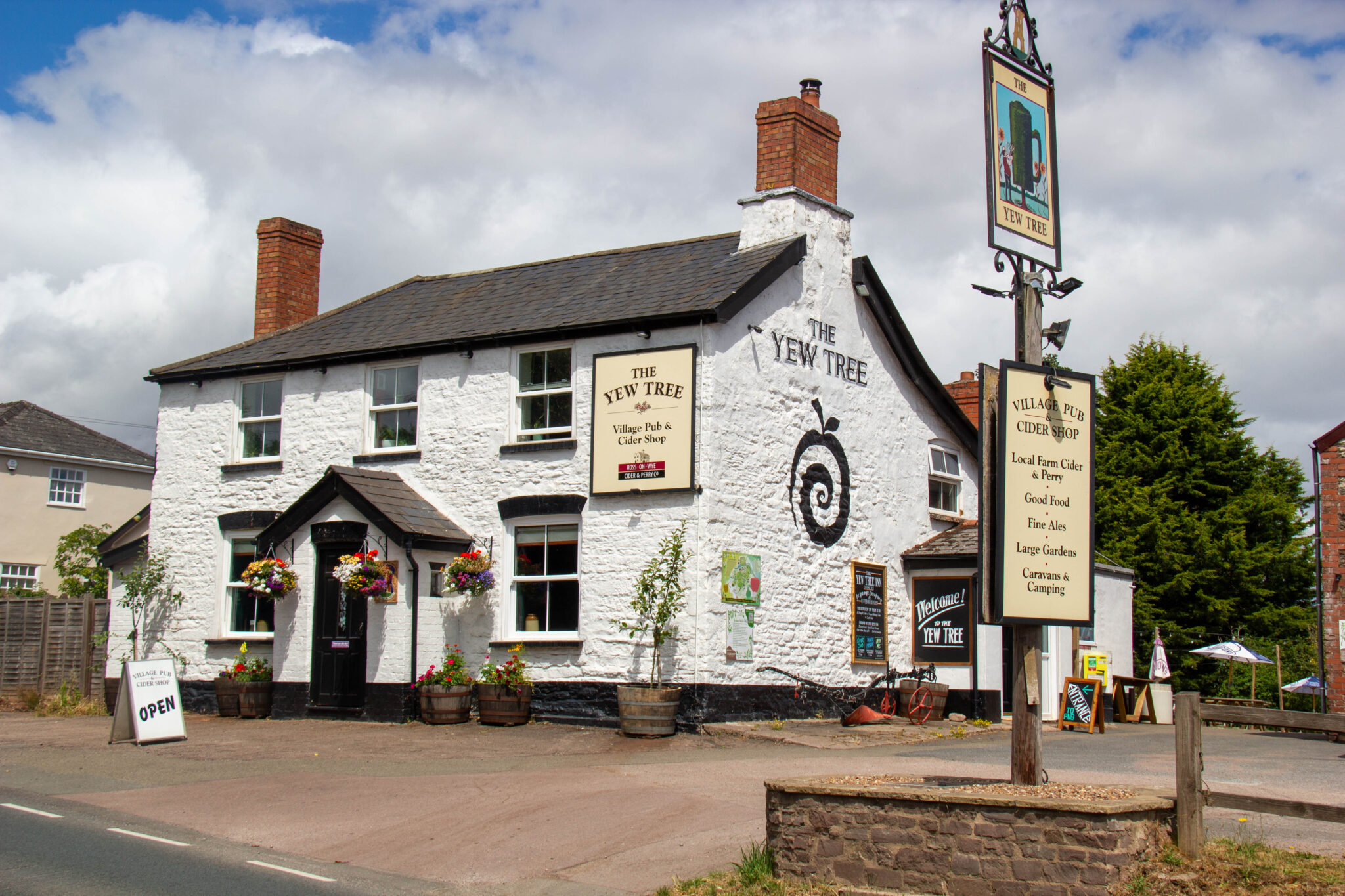 The Yew Tree Inn – Ross-on-Wye Cider & Perry Company